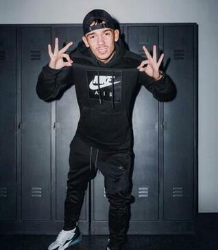 [12+] Capital Bra Wallpapers on WallpaperSafari