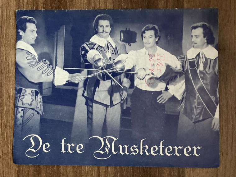 🔥 [60+] 3 Musketiers Musical Wallpapers | WallpaperSafari