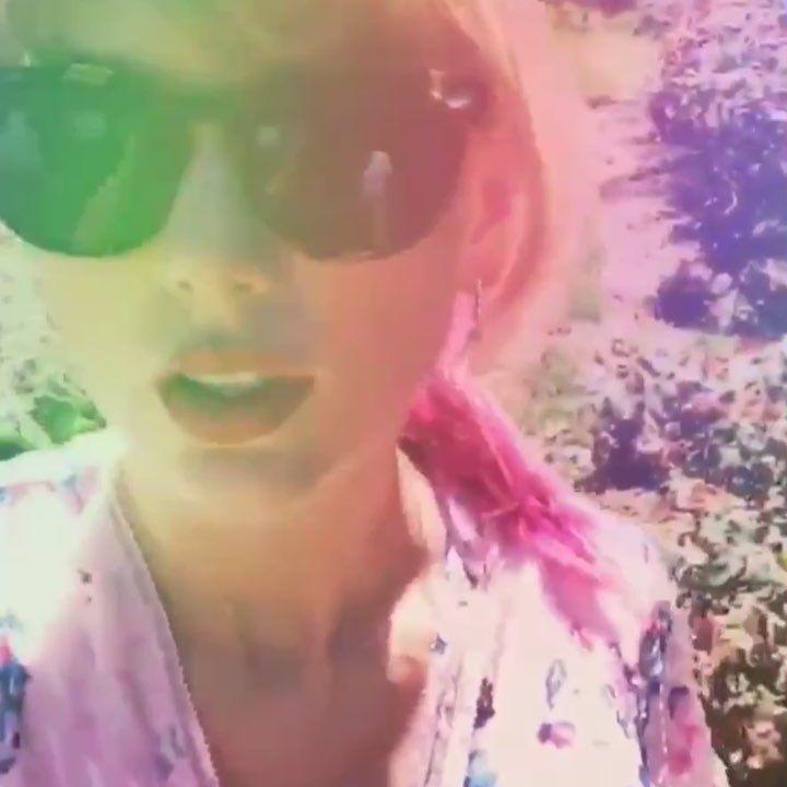 🔥 [10+] Swiftie Backgrounds | WallpaperSafari