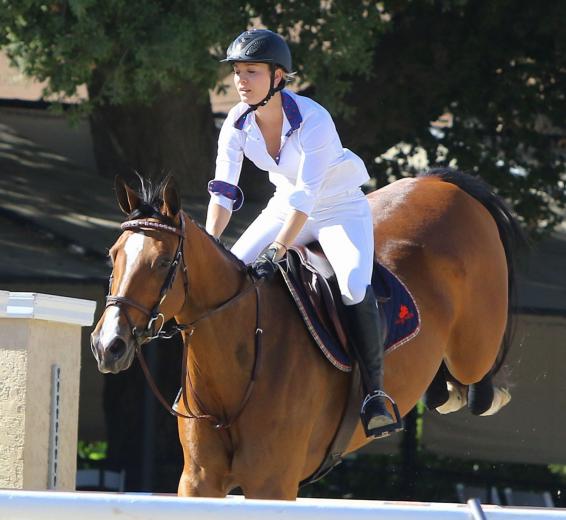 🔥 [50+] Kaley Cuoco Horse Wallpapers | WallpaperSafari