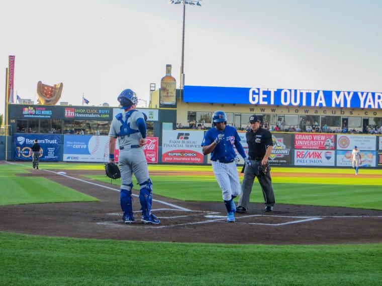 Free download Cubs Ian Happ Takes His Batting Practice Before I Cubs ...