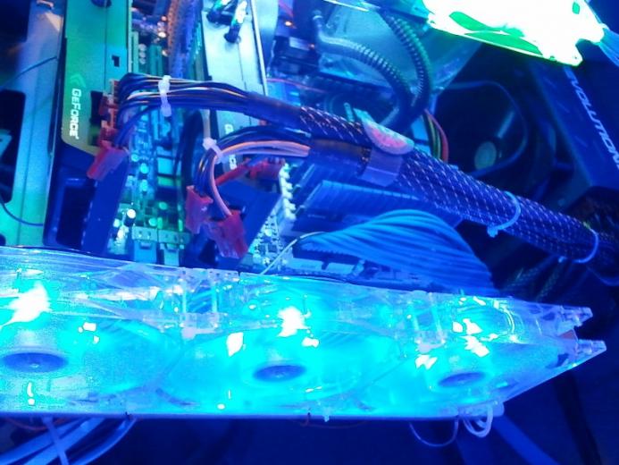 🔥 [50+] Tri Screen Wallpapers | WallpaperSafari