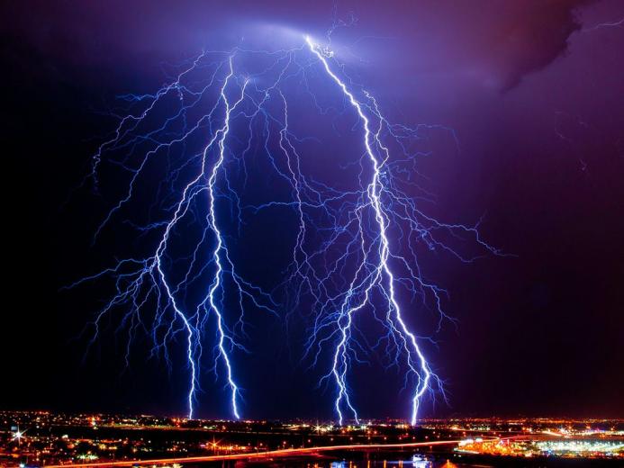 🔥 [90+] Live Lightning Wallpapers | WallpaperSafari