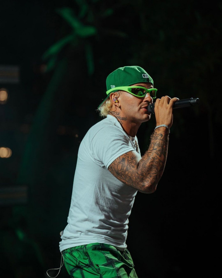 🔥 [120+] Feid Wallpapers | WallpaperSafari