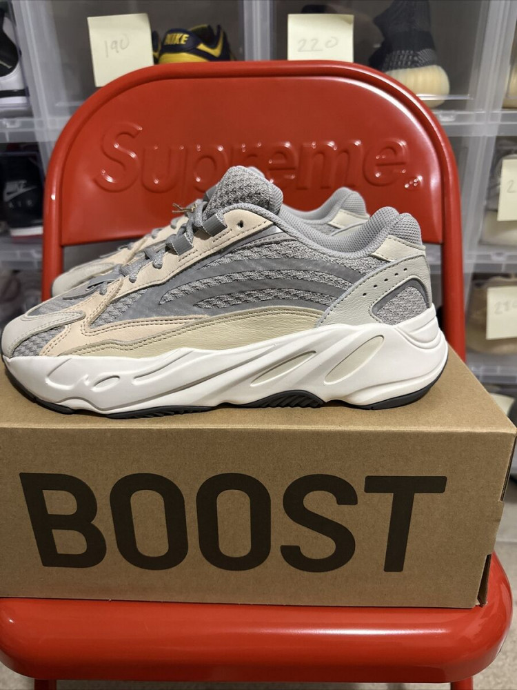 🔥 [60+] Adidas Yeezy Boost 700 V2 Cream Wallpapers | WallpaperSafari