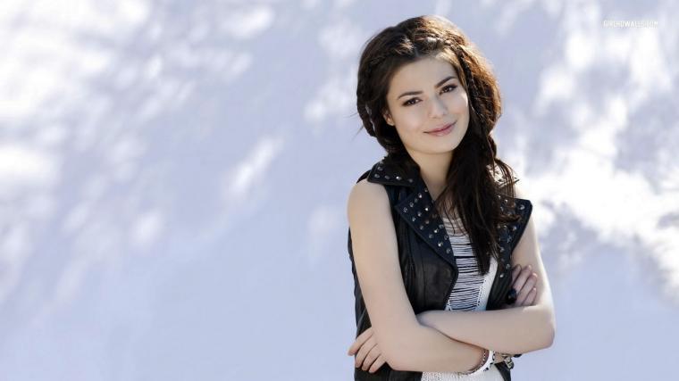 🔥 [140+] Miranda Cosgrove Wallpapers | WallpaperSafari